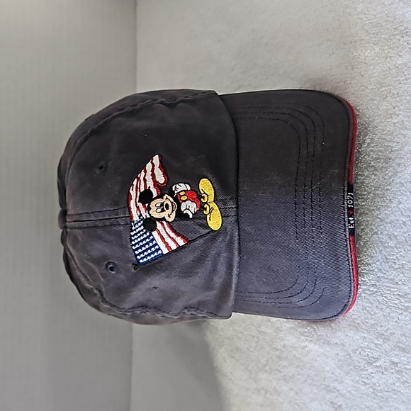 Disney | Accessories | Walt Disney World Womens The American Dream ...